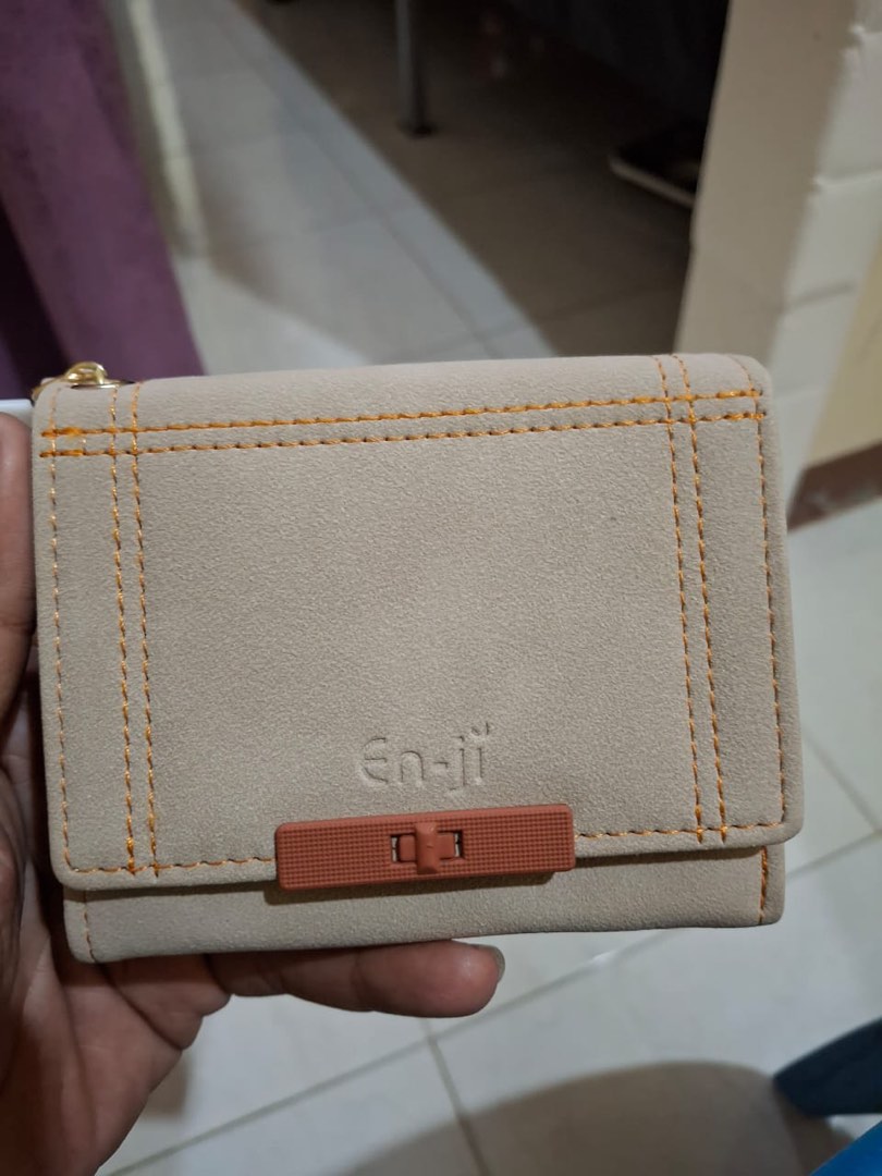 Wallet En-ji original, Fesyen Wanita, Tas & Dompet di Carousell