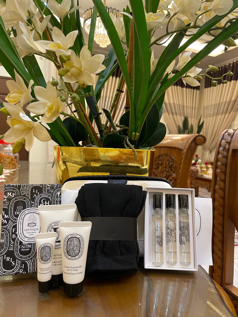 Diptyque Qatar Airways First Class Amenities Kits, Beauty & Personal ...