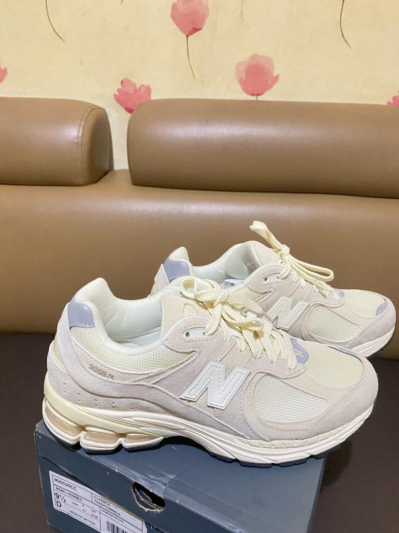 NB 2002r New balance Calm taupe 43 BNIB PT. MAP sepatu, Fesyen Pria ...