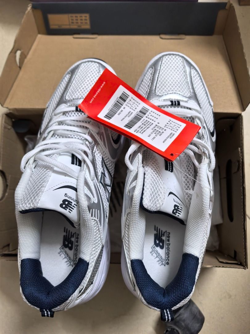 斷碼清倉 現貨 NEW New Balance UK9.5 EU44 波鞋, 男裝, 鞋, 波鞋 - Carousell