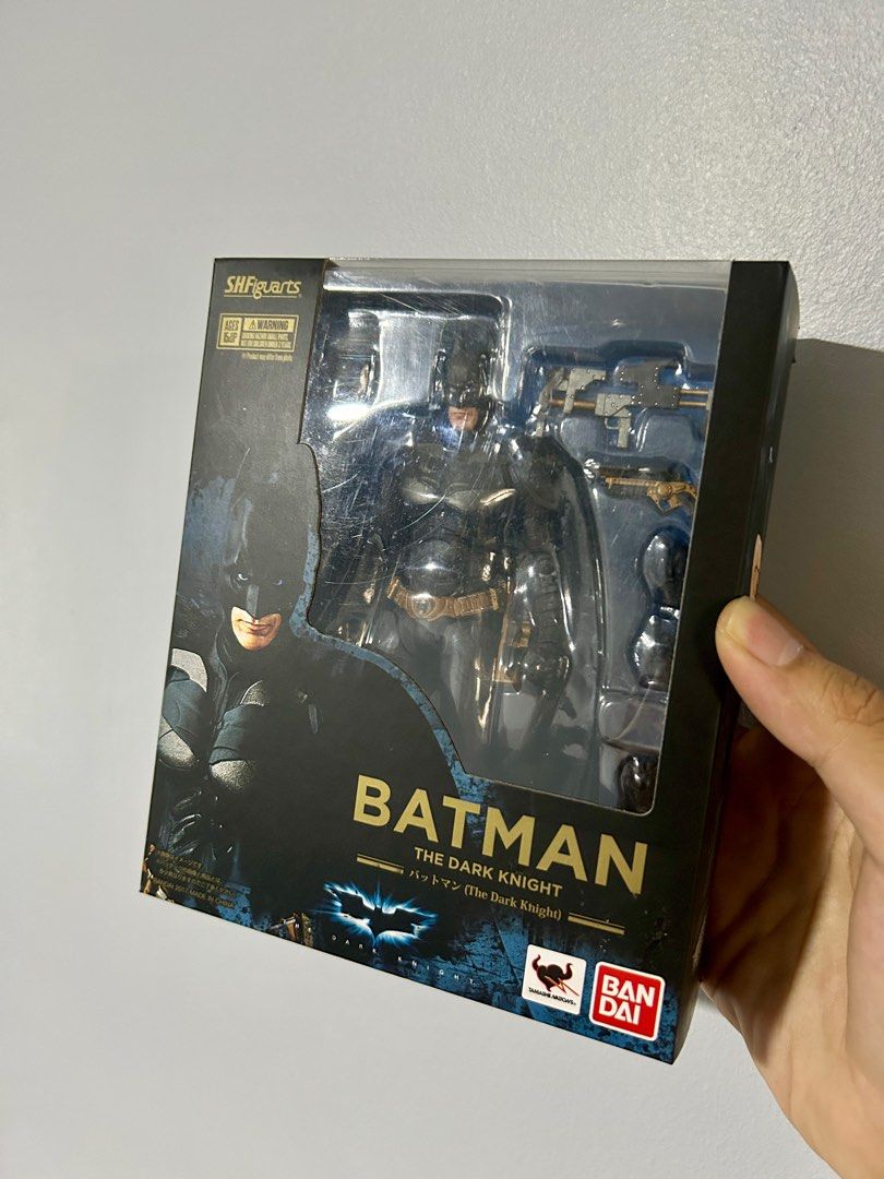 Figuarts The Dark Knight Christian Bale Batman (Scales with Mafex ...