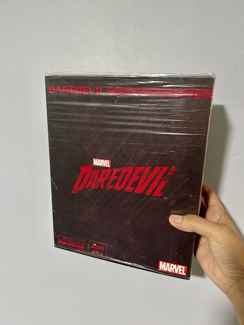 Mezco Netflix Daredevil (Scales with Mafex, Revoltech, Marvel Legends ...