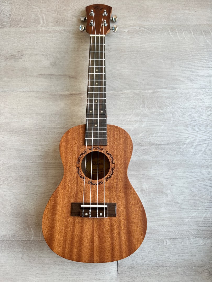 Ukulele, Hobbies & Toys, Music & Media, Musical Instruments on Carousell