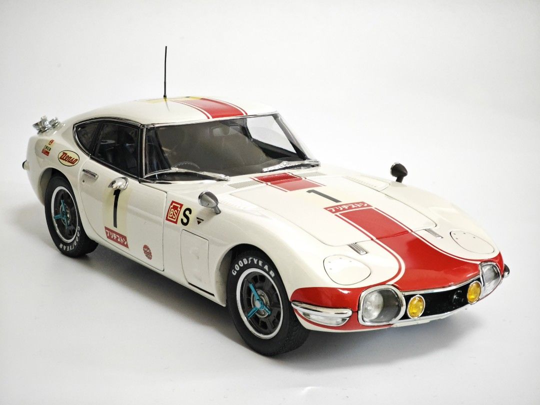 1/18 Autoart Toyota 2000GT 24 Hrs Fuji 1967, White with Red strip 合金模型車 ...