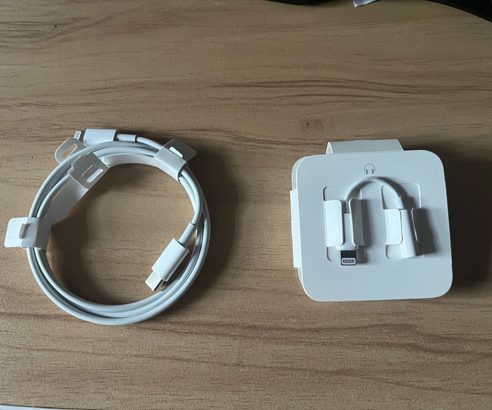 (Apple Original) Apple cable and connecter, Mobile Phones & Gadgets ...