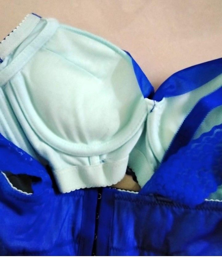 Blue 2 strap thick push up 34b cup bra, Women's Fashion, New ...