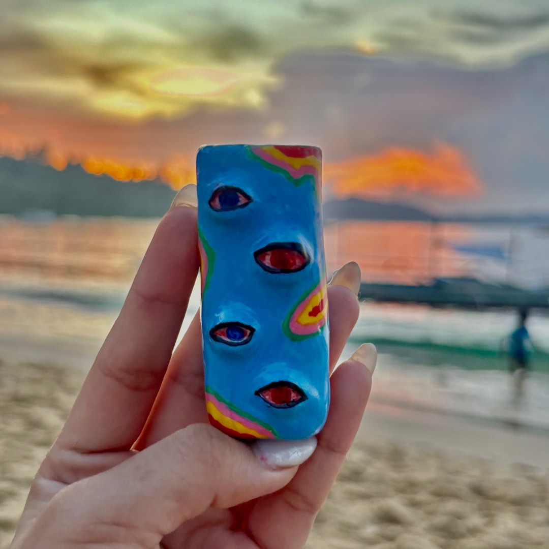 Cricket Original Lighter Case (Trippy Eyes in Blue), Hobbies & Toys ...
