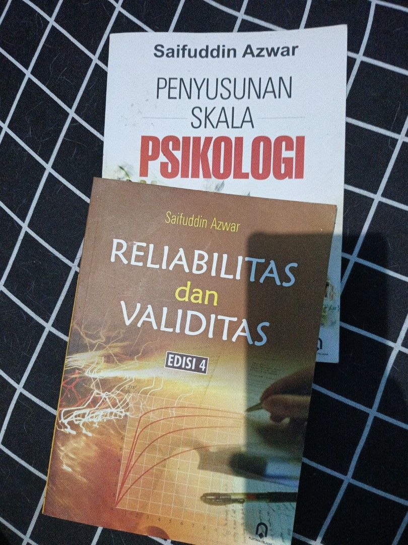 Dapat dua buku Saifuddin Azwar Penyusunan skala psikologi & reliabilitas dan validitas, Buku ...