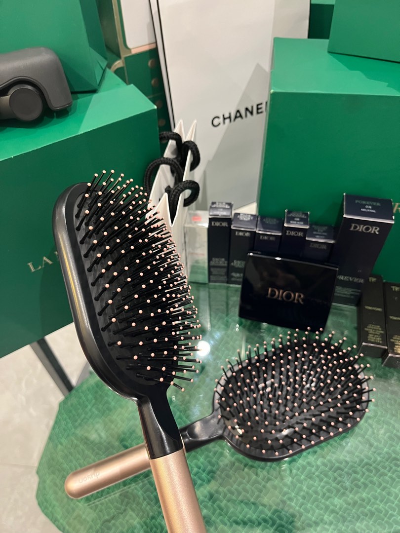 Dyson Air cushion comb, Women's Fashion, Activewear on Carousell