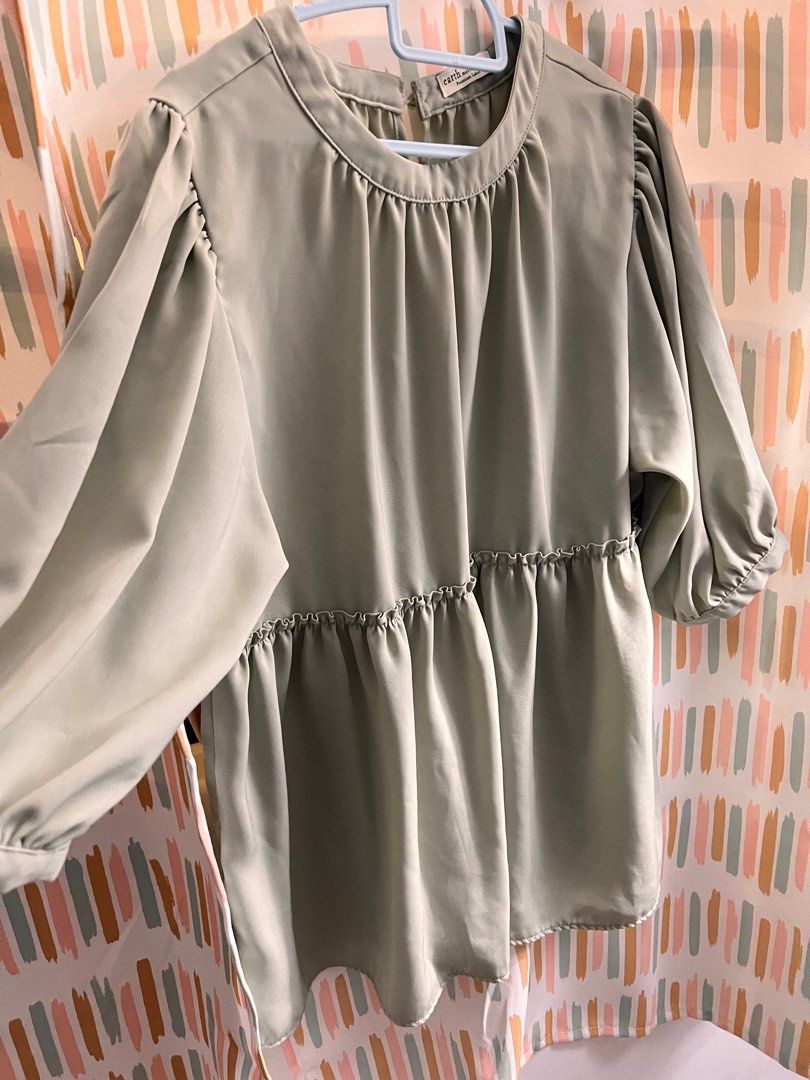 Earth Mint green top / blouse, Women's Fashion, Tops, Blouses on Carousell