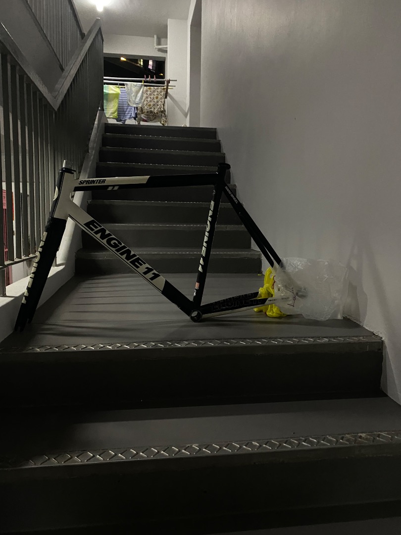 Engine 11 sprinter white, Sports Equipment, Bicycles & Parts, Bicycles ...