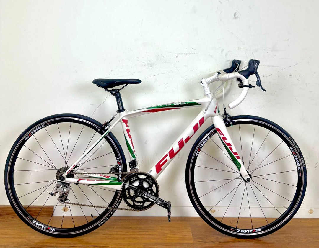 FUJI ROADBIKE, Sports Equipment, Bicycles & Parts, Bicycles on Carousell