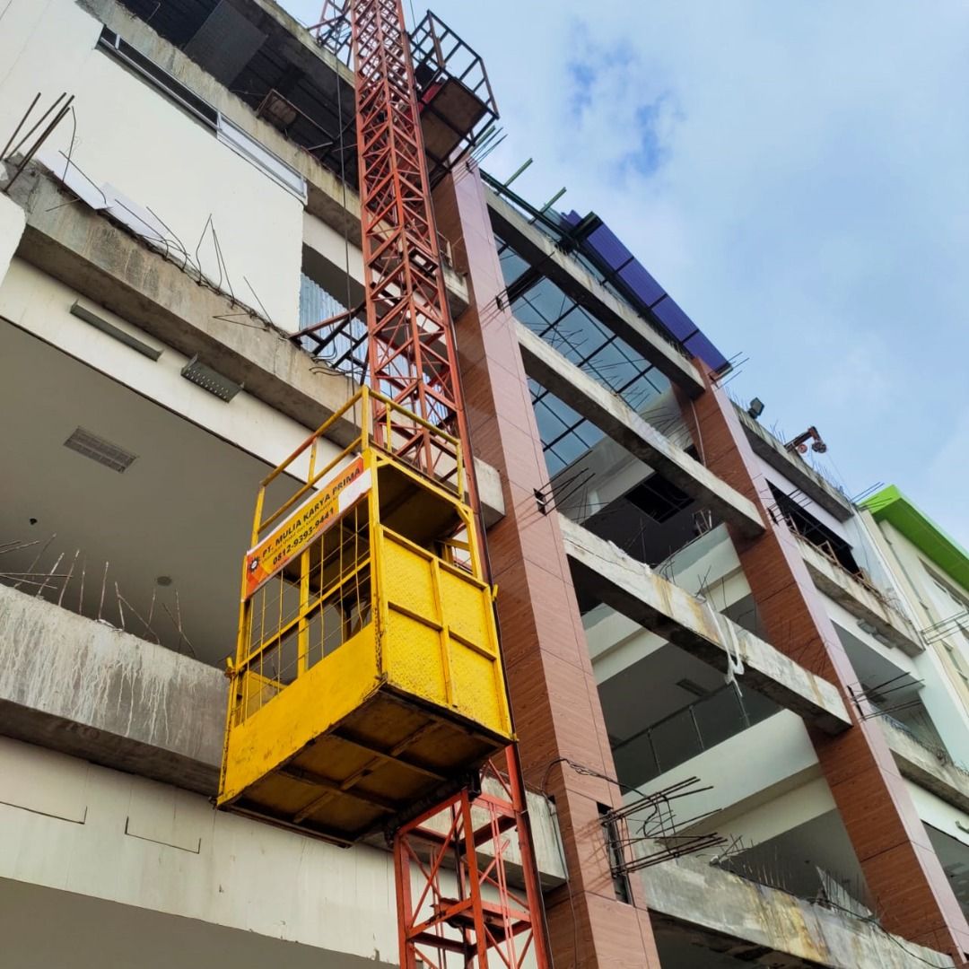 Hemat Tenaga dan Waktu dengan Sewa Lift Barang Profesional kami Gunung ...