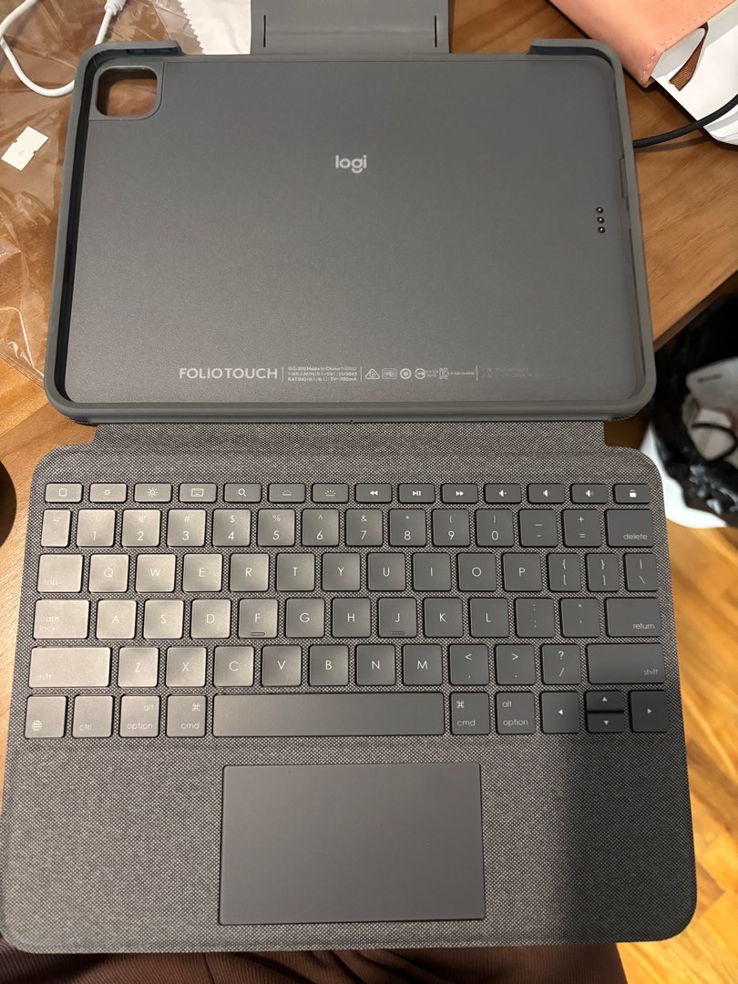 iPad keyboard case- logi Folio Touch, Computers & Tech, Laptops ...
