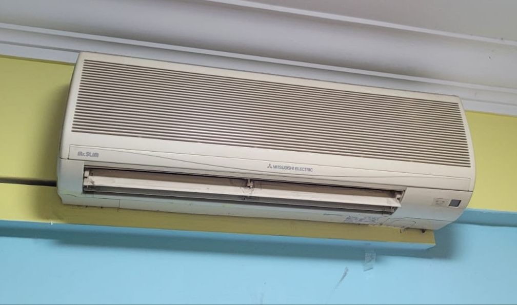 Mitsubishi Electric Aircon (One unit) with compressor, TV & Home ...
