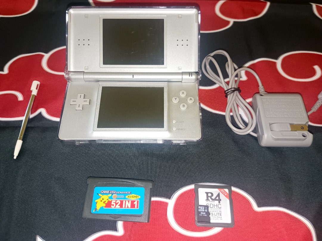 Nintendo DS Lite - Silver, Video Gaming, Video Game Consoles, Nintendo ...