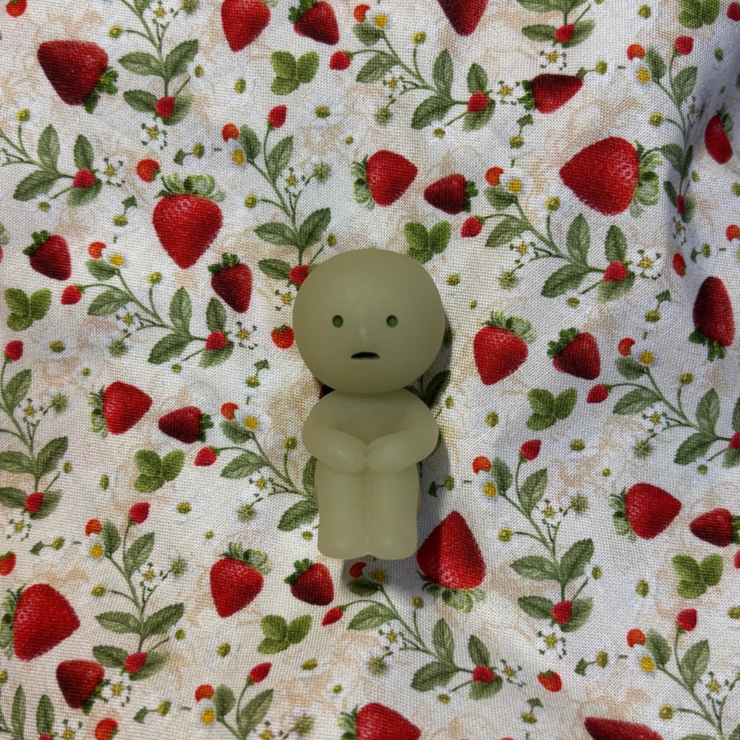 smiski hugging knees, Hobbies & Toys, Toys & Games on Carousell