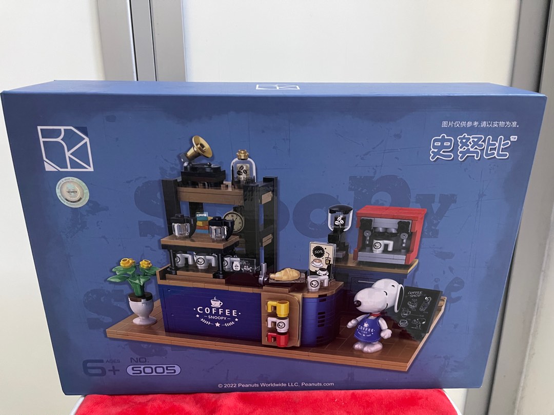 Snoopy Cafe build bricks, Hobbies & Toys, Toys & Games on Carousell