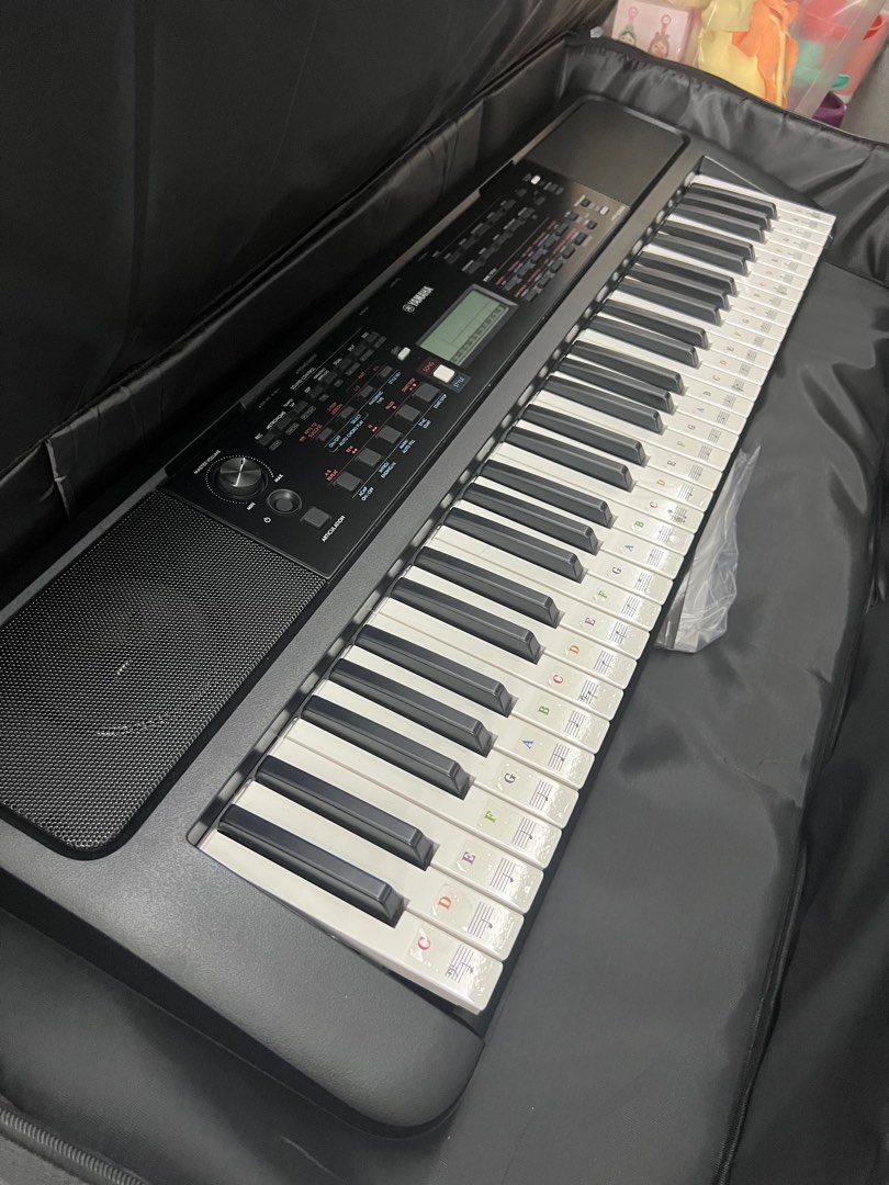 Yamaha PSR-383 with bag + warranty, Hobbies & Toys, Music & Media ...