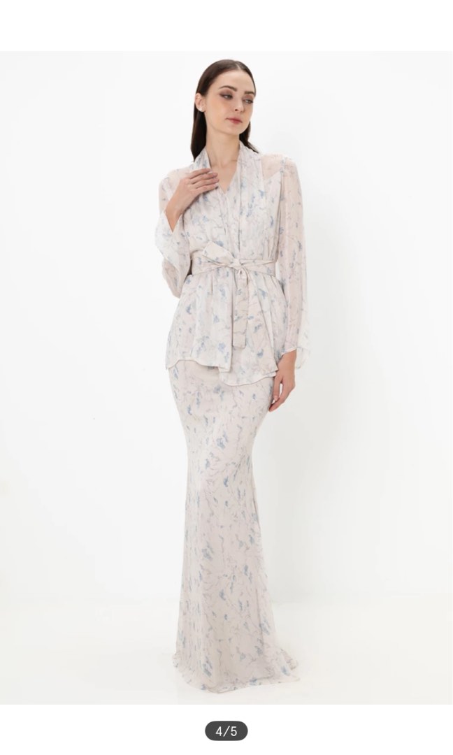 Alia B. Isabel Kurung, Women's Fashion, Muslimah Fashion, Baju Kurung ...