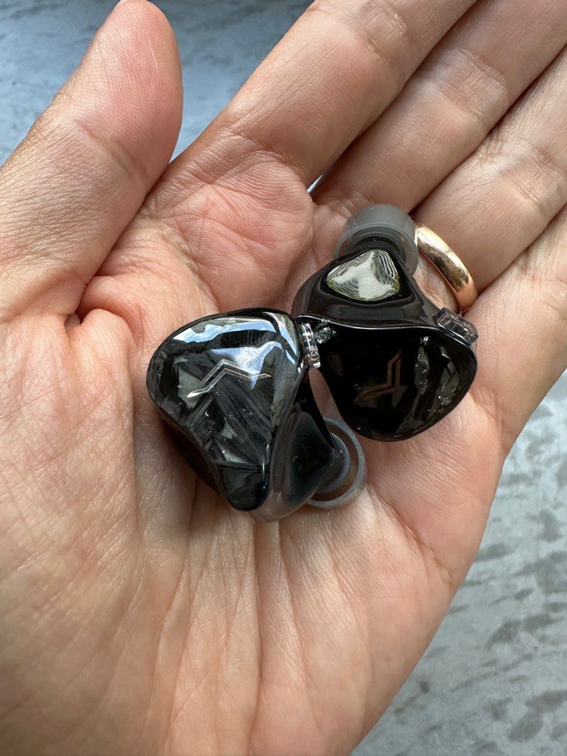 Aur Audio Alita / Neon Pro IEMs ( price listed is for both IEMs ...