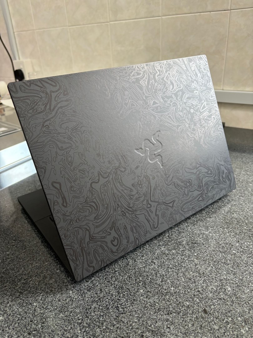 AUTHENTIC DBRAND SKIN TRIPLE Black, Razer blade 14 (2024) Skin ...