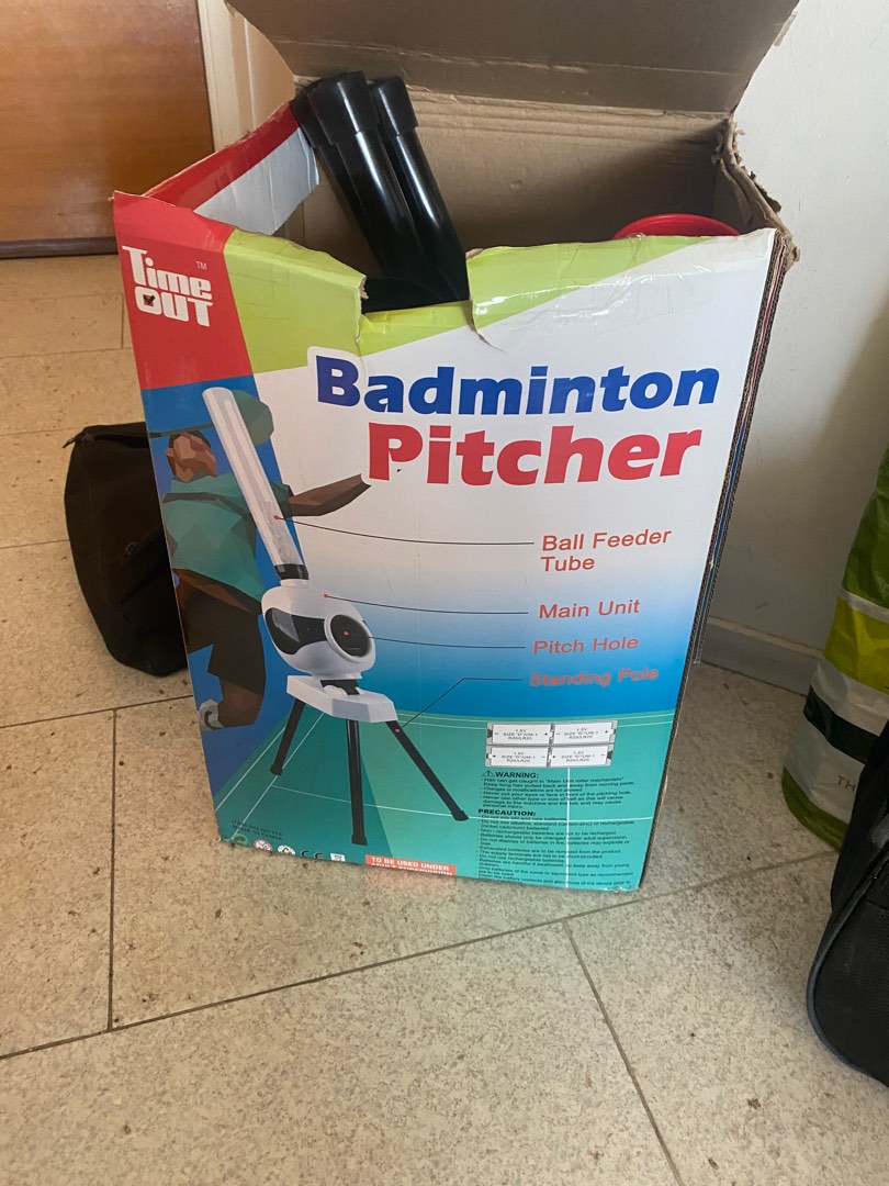 Badminton feeding machine, Sports Equipment, Sports & Games, Racket ...