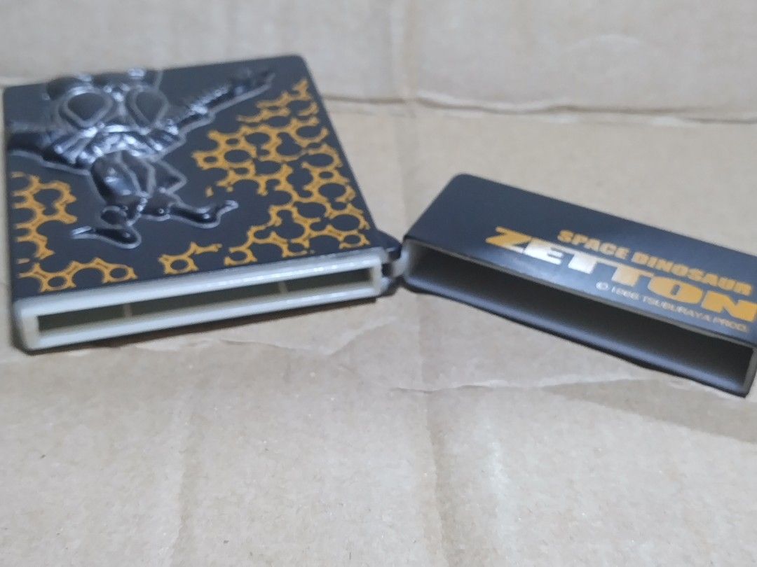 Banpresto - Ultraman - Space Dinosaur Zetton - Business Card Case ...