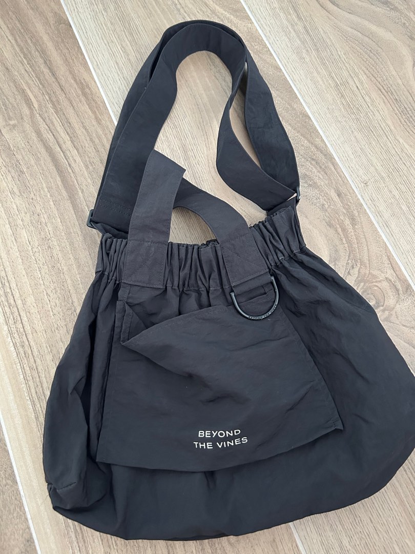 BTV XS Dumpling Bag black, Women's Fashion, Bags & Wallets, Cross-body ...