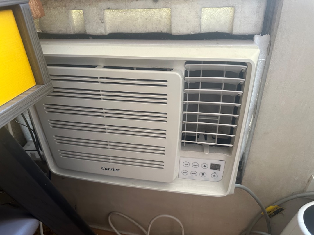 Carrier window type 1hp, TV & Home Appliances, Air Conditioning and ...