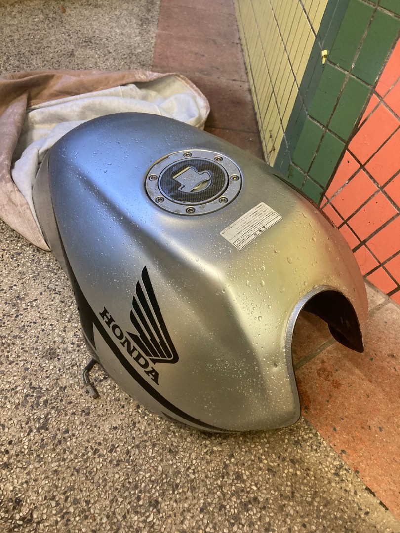 Cb400 super four 94-98 oil tank 油缸, 電單車買賣 - Carousell