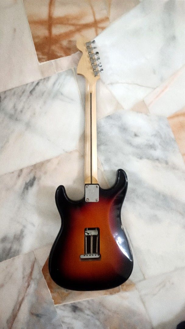 fender strat 70s style, Hobbies & Toys, Music & Media, Musical ...