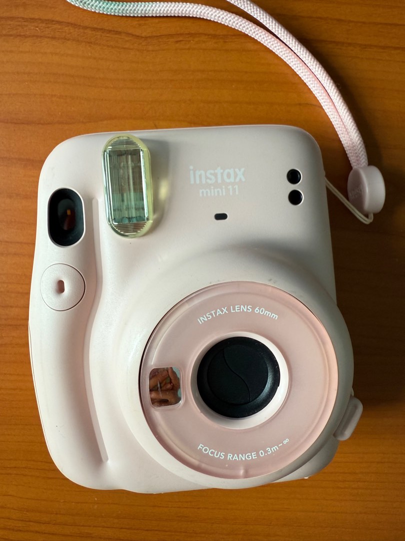 Fujifilm Instax Mini 11 Instant Camera, Photography, Cameras on Carousell