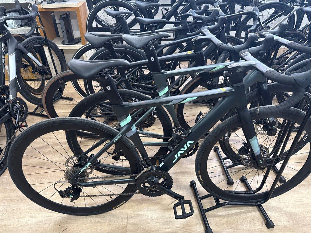 Java Auriga road bike on off road racing bicycle aluminium arerodynamic ...