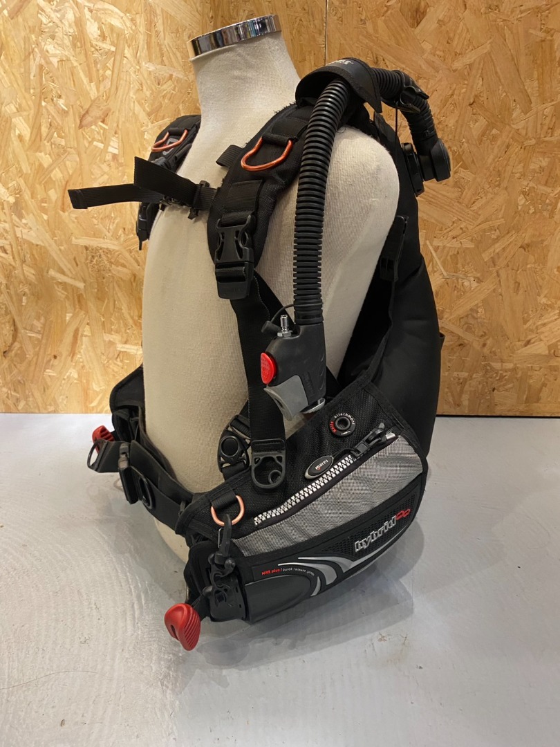 MARES Hybrid 變形金剛 潛水 BCD SIZE S 9成新 已保養 1年保固, 體育器材, 其他運動配件在旋轉拍賣