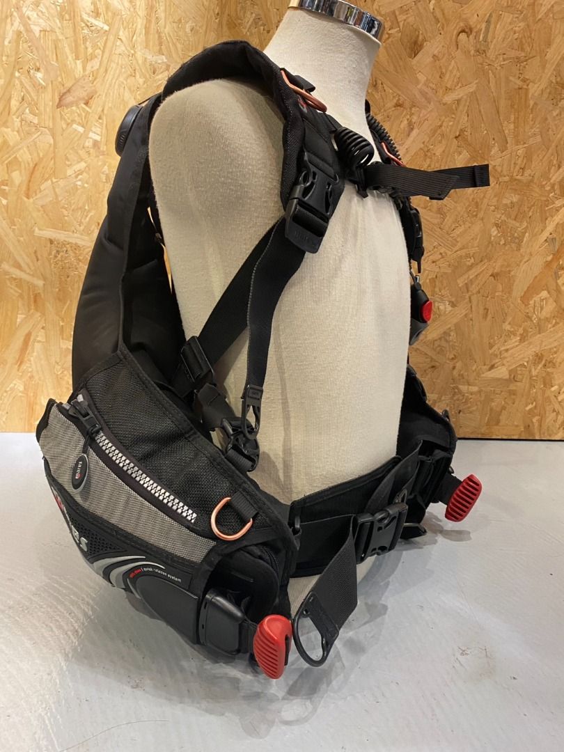 MARES Hybrid 變形金剛 潛水 BCD SIZE S 9成新 已保養 1年保固, 體育器材, 其他運動配件在旋轉拍賣