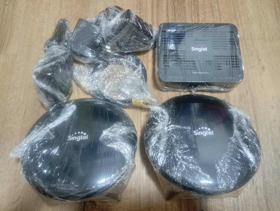 1x Nokia G240 Optical Network Router (ONR) 2x Mesh Extender AC2600 ...