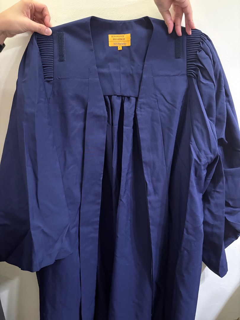 NUS ENGINEERING GRADUATION GOWN CEREMONY SIZE XL, Men's Fashion, Tops ...