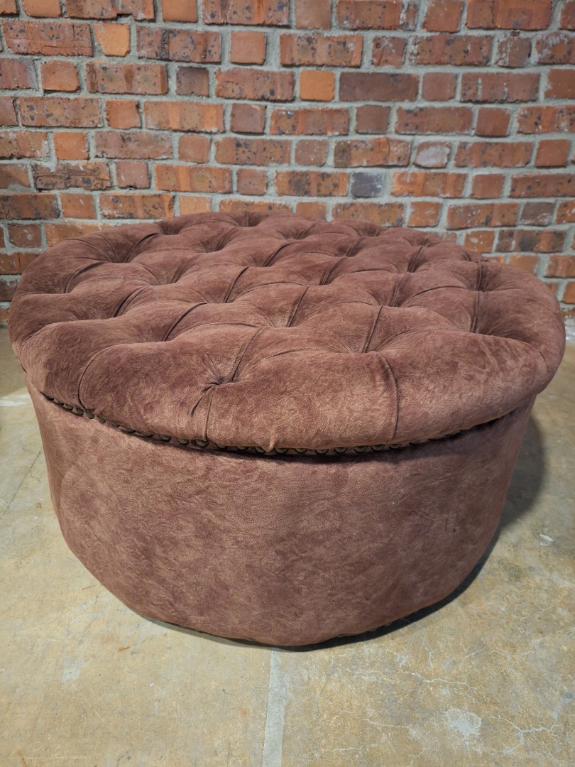 Ottoman Brown Velvet Fabric Round Stool | Bangku Bulat Kain Baldu ...