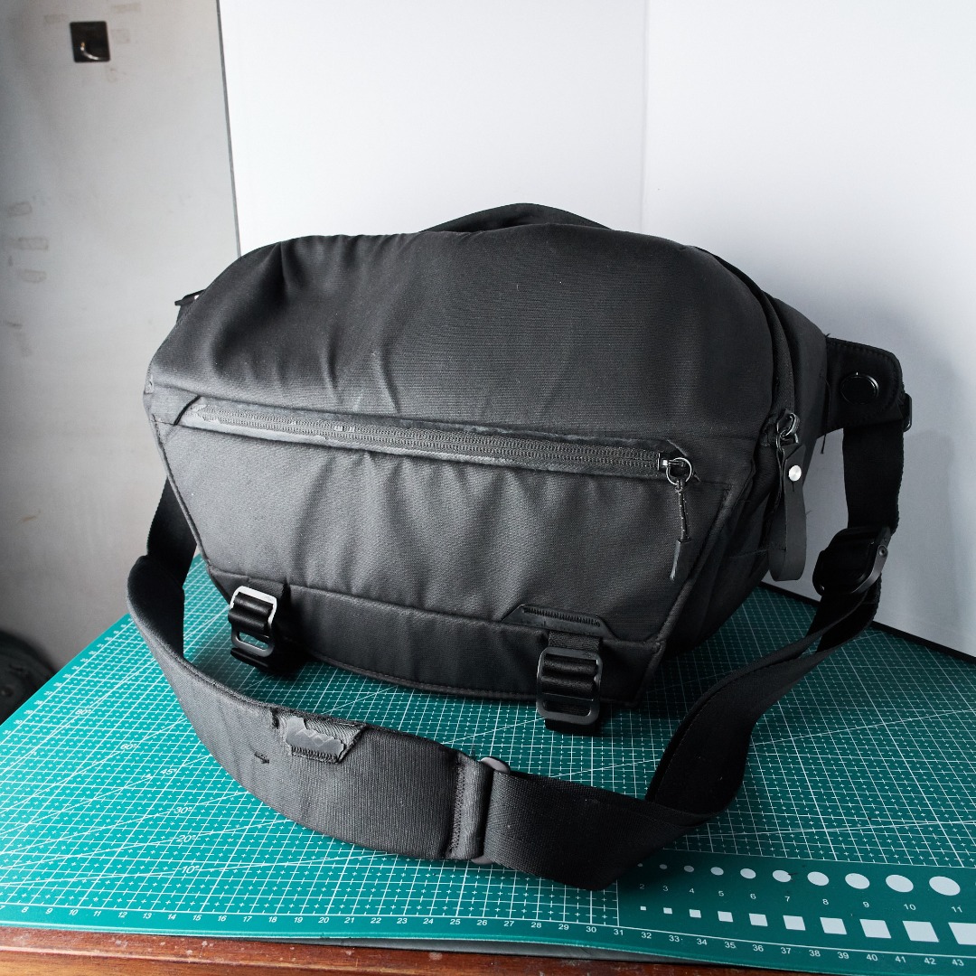 Peak Design 10L sling v1 everyday bag (with WARRANTY), Photography ...