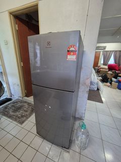 Peti ais, TV & Home Appliances, Kitchen Appliances, Refrigerators ...