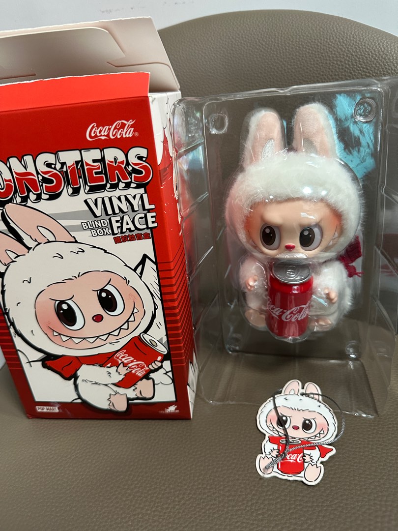 popmark cocacola 可樂 labubu, 興趣及遊戲, 玩具 & 遊戲類 - Carousell