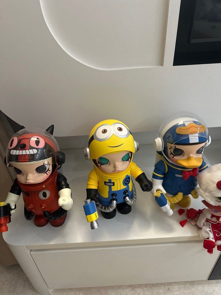 Popmart Molly 400% Optimus prime, minions and Donald Duck, Hobbies ...