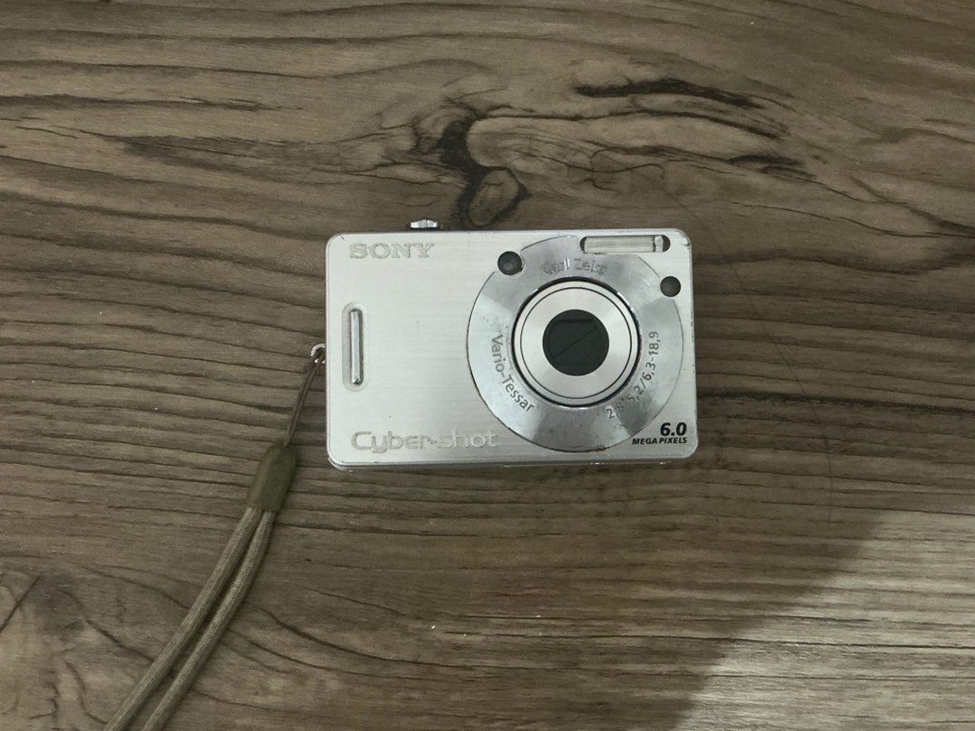 Sony Cybershot DSC-W50 Digital Camera, Photography, Cameras on Carousell
