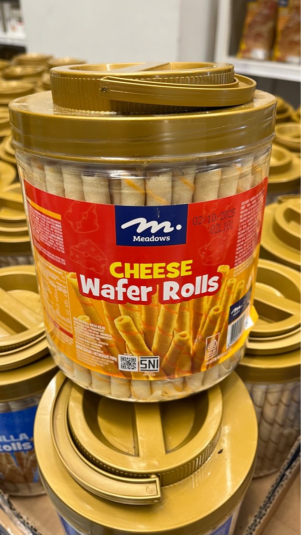 Wafer Rolls Meadows, Makanan & Minuman, Snek di Carousell