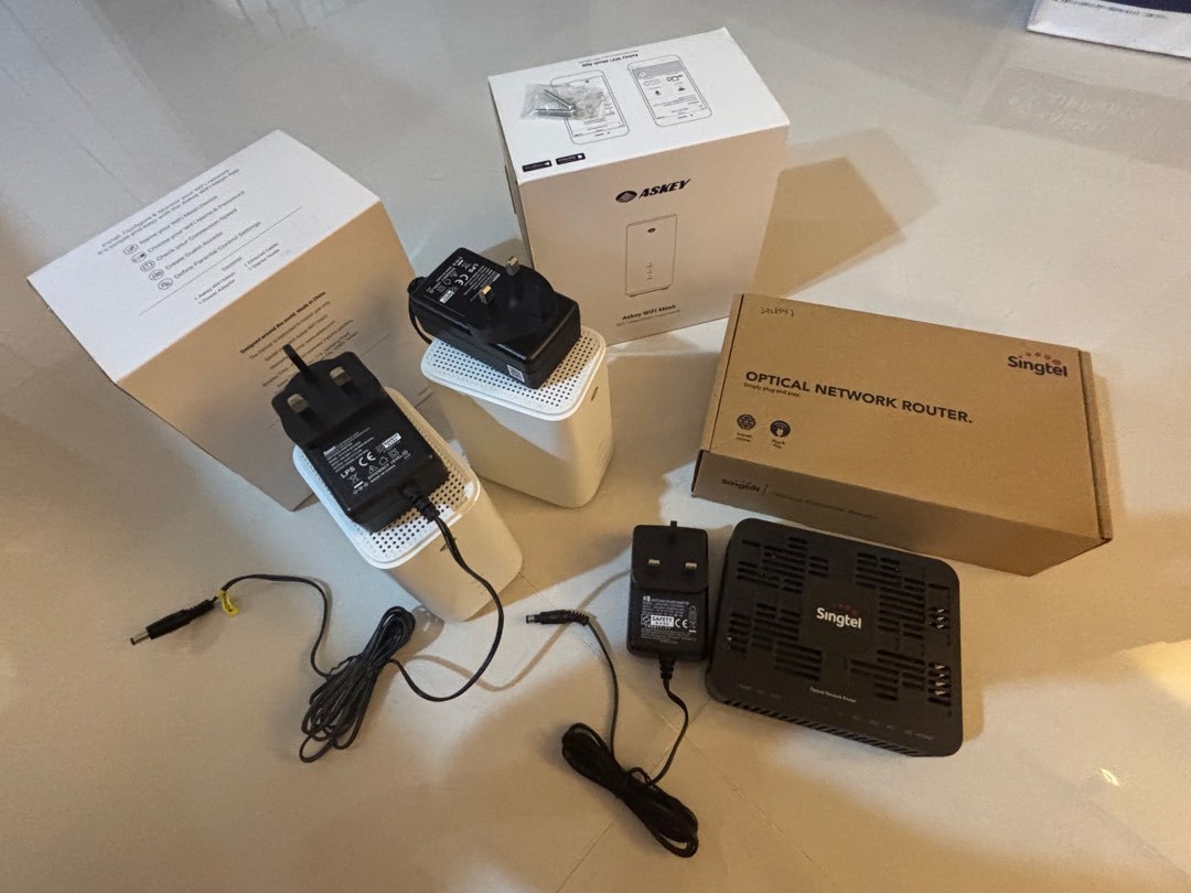 ASKEY SINGTEL Router and WI-FI router, Computers & Tech, Parts ...