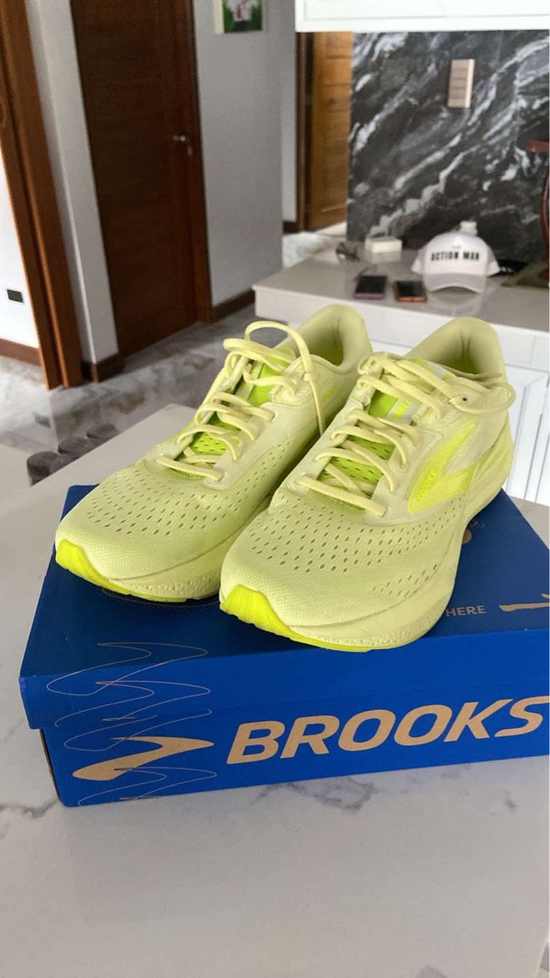 Brooks Adrenaline GTS 24 Hyperglow Edition, Men's Fashion, Activewear ...