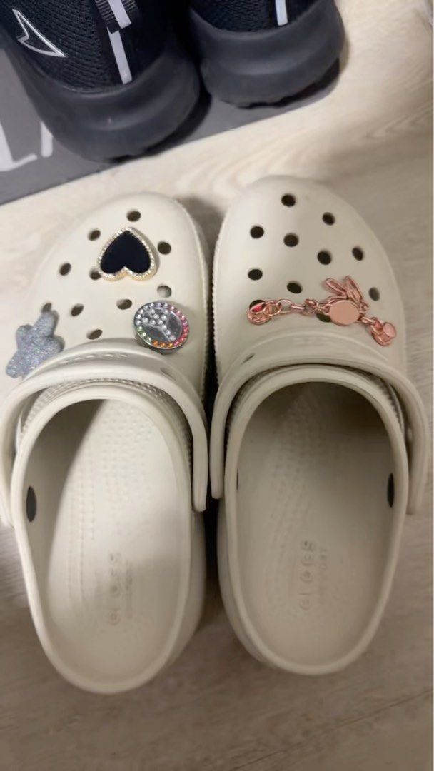 Crocs Women's classic platform clog Size 5, Women's Fashion, Footwear ...