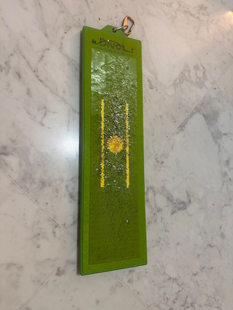 Divot practice mat, Sports Equipment, Sports & Games, Golf on Carousell