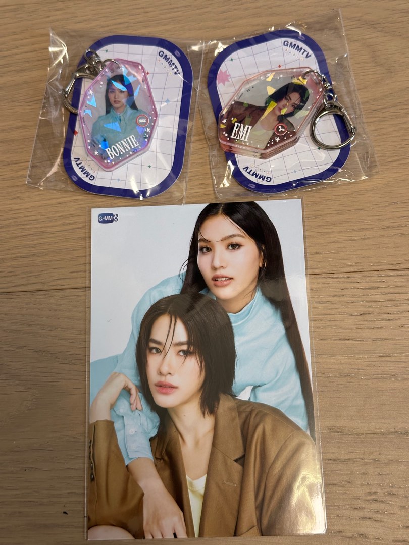 EmiBonnie 扭蛋 + 扭蛋postcard gmm gmmtv, 興趣及遊戲, 收藏品及紀念品, 明星周邊 - Carousell